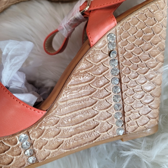 Italina | Shoes | Nib Super Cute Italian By Summer Rio Coral Snake ...